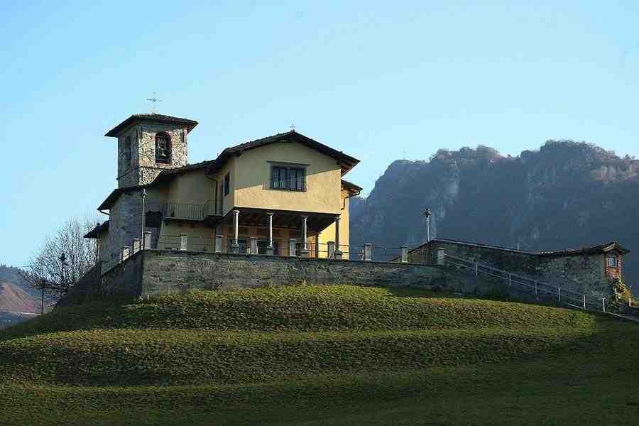 Chiesa di San Gottardo Gandino Chiesa / Chiostro / Convento / Parrocchiale